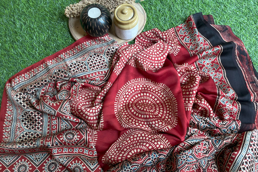 Saarang Sarees- Saarang Sarees- Kolkata